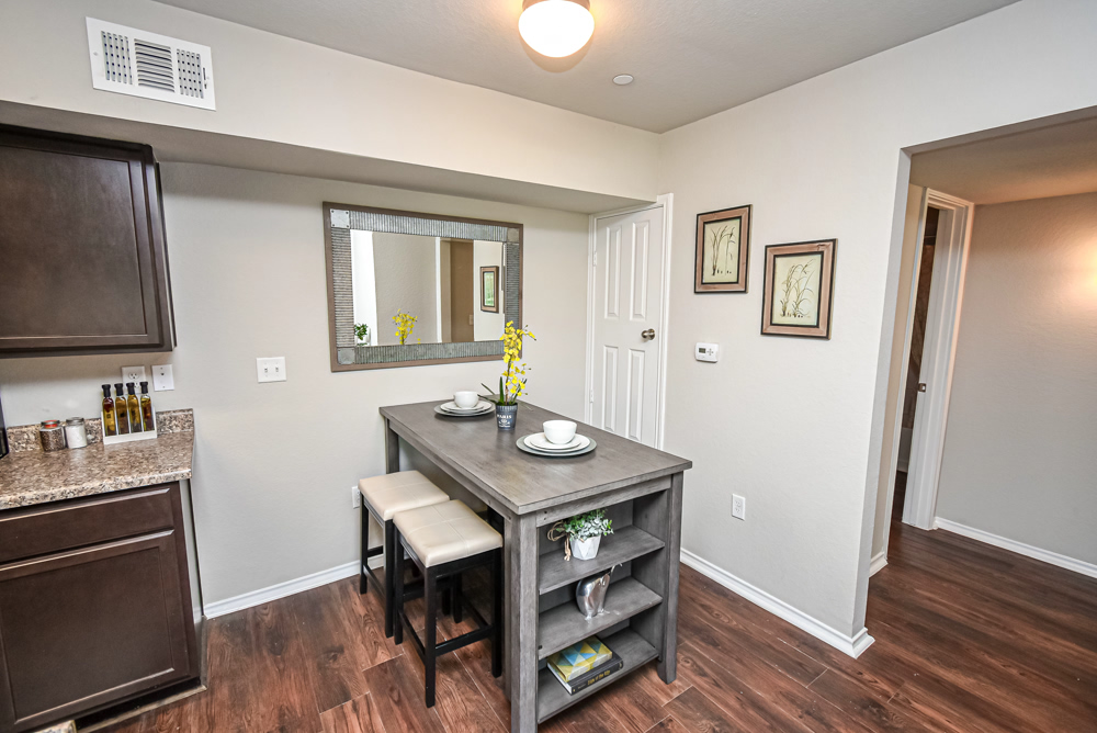 The 800 at Bellshire Apartments | (936)756-8849