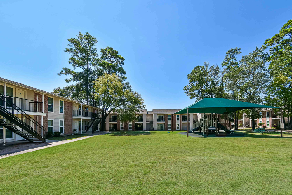 The 800 at Bellshire Apartments | (936)756-8849