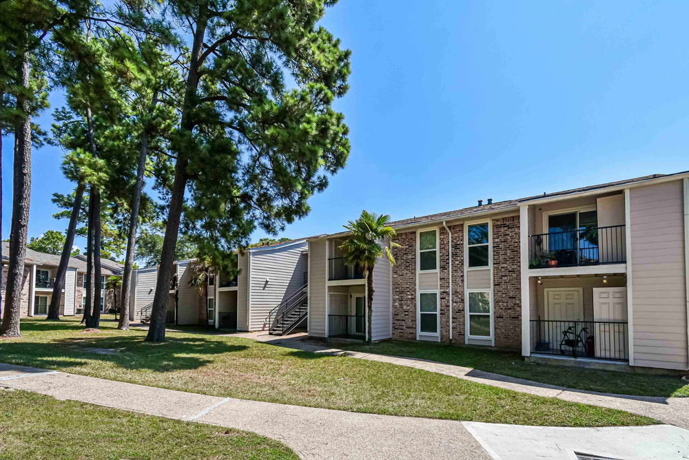 The 800 at Bellshire Apartments | (936)756-8849